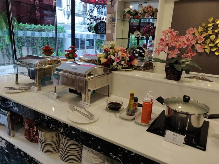 駅近で朝食が美味しいバンコクの格安ホテル「ローセー ラチャダー (Roseate Ratchada)」 | 旅行の読み物